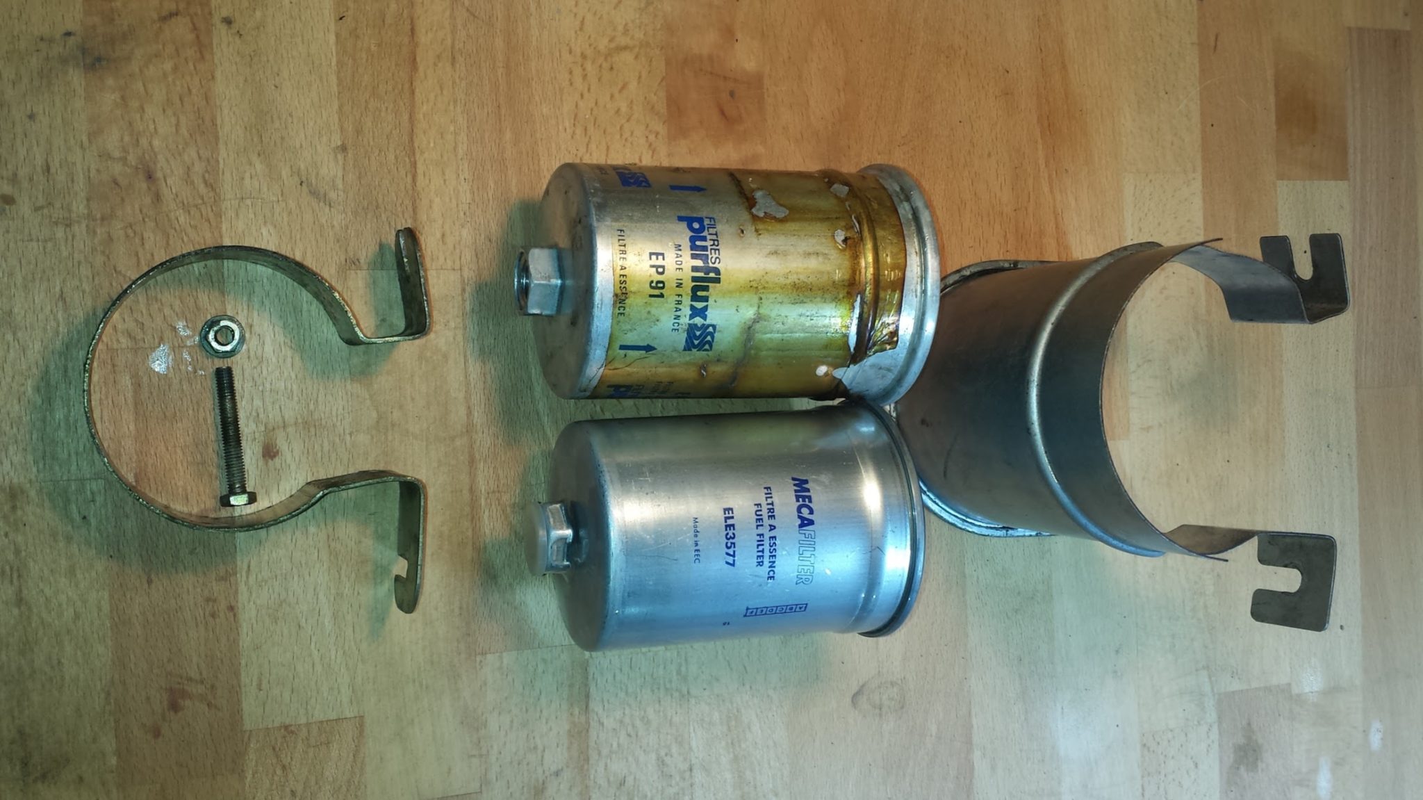 Peugeot 205 GTI - Fuel Filter Replacement - Skip0ner